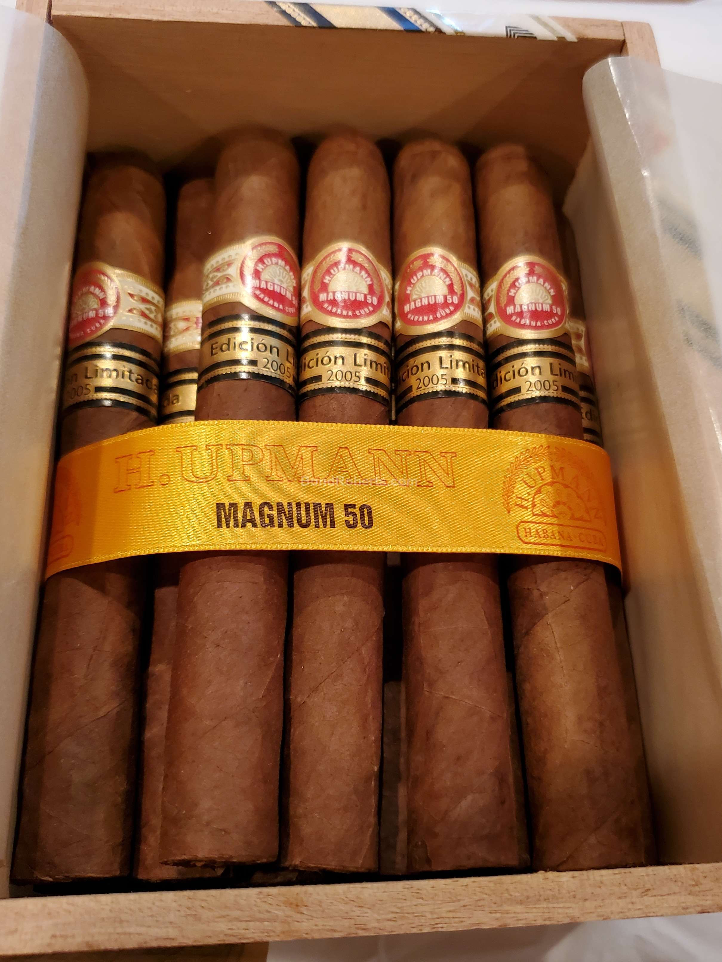 H. Upmann Magnum 50 Edición Limitada 2005 Slide Lid Box of 25 cigars